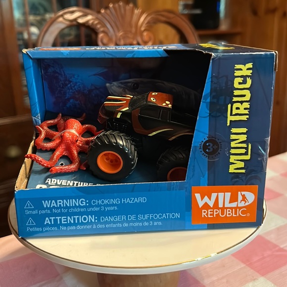 Wild Republic | Toys | Wild Republic Mini Truck Octopus | Poshmark